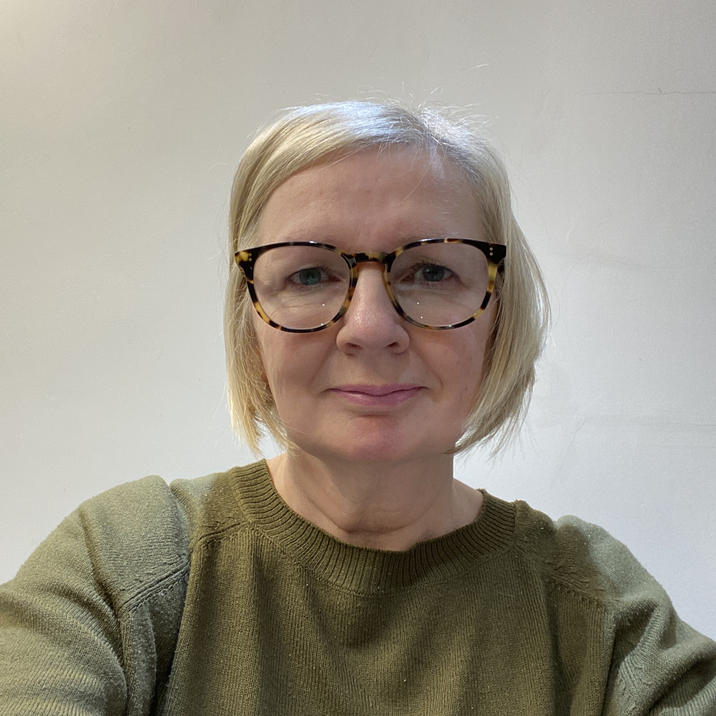 Sally Broughton's Instagram, Twitter & Facebook on IDCrawl