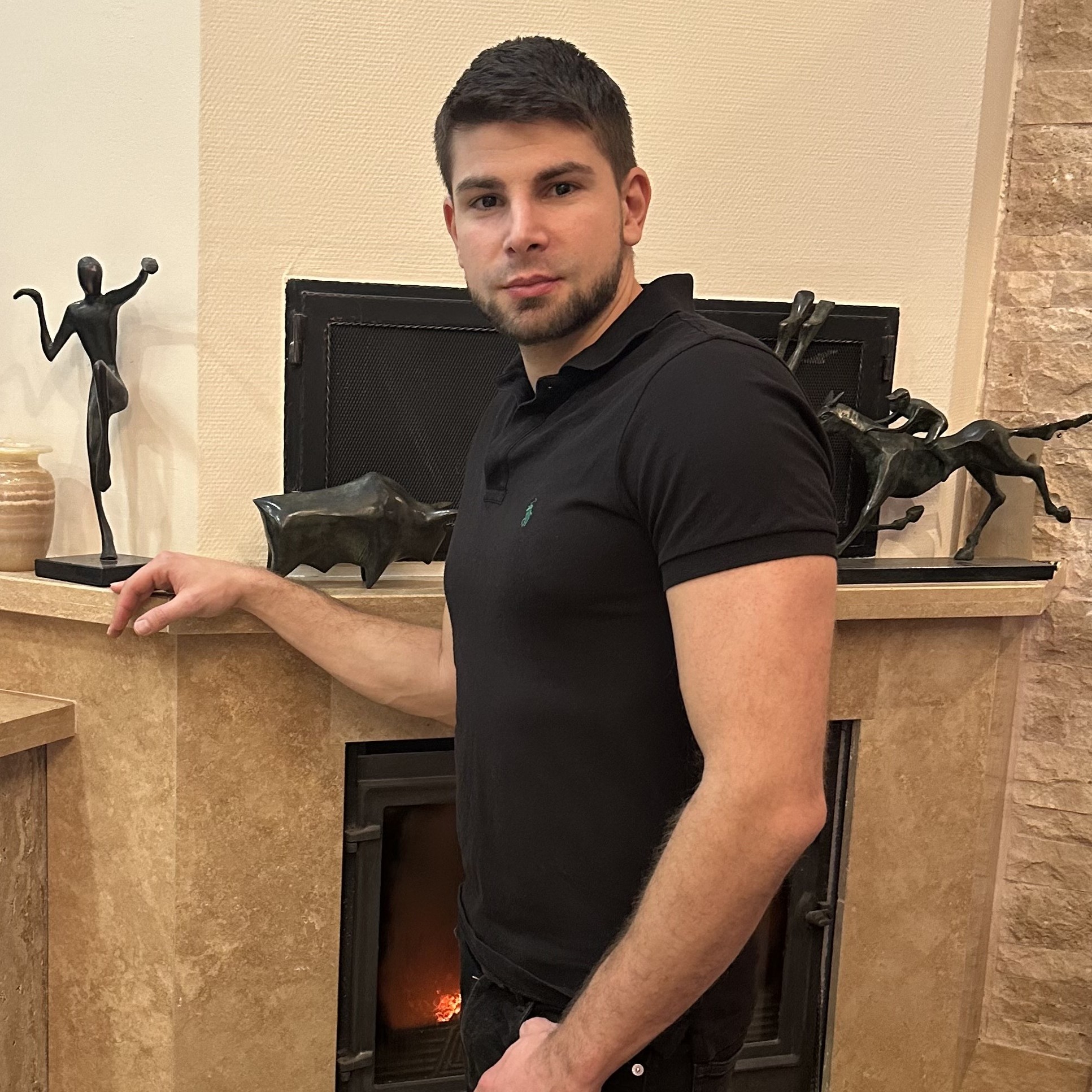 Toth Kristof - About Toth Kristof, Biography, Exhibitions and More ...