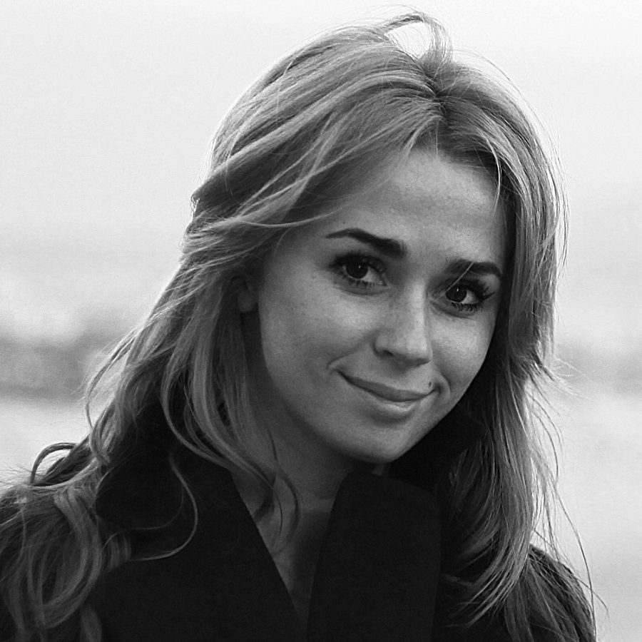 Julia Ustinovich - About Julia Ustinovich, Biography, Exhibitions and ...