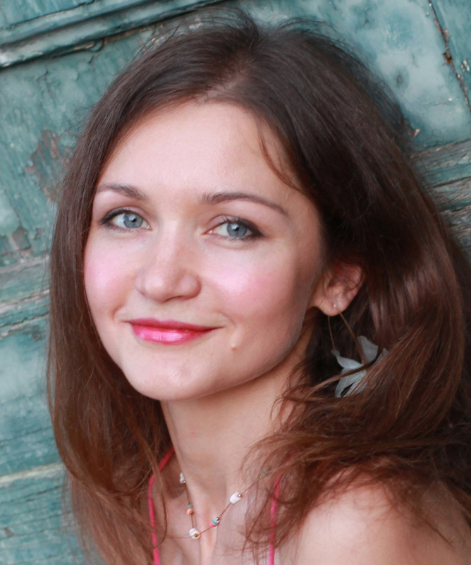 Yana Ros - About Yana Ros, Biography, Exhibitions and More | Artfinder